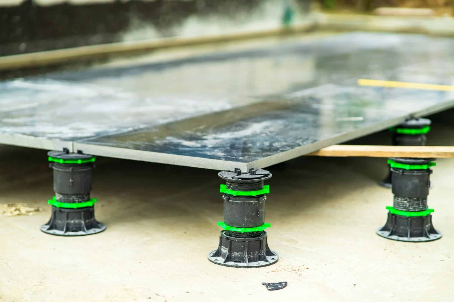 Le guide sur le calcul du nombre de plots pour terrasse en bois ou da